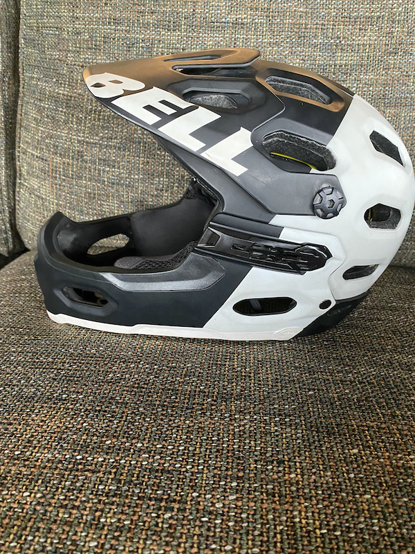 2018 Bell Super 2r 52-56cm For Sale