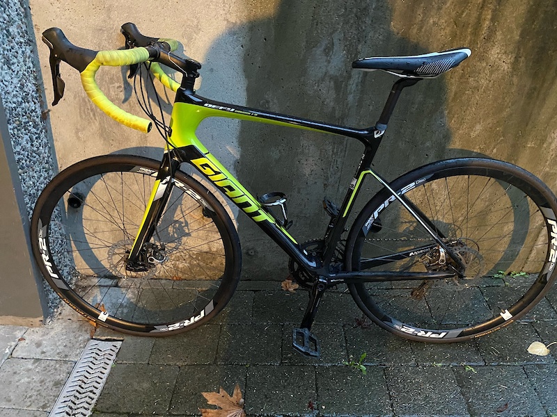 2016 Giant Defy Advanced 2 M/L For Sale