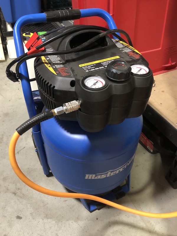 Mastercraft 8-gallon compressor/hose/accessories For Sale