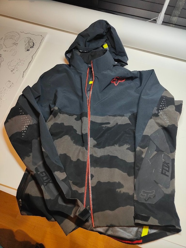 Fox Downpour waterproof camp jacket For Sale