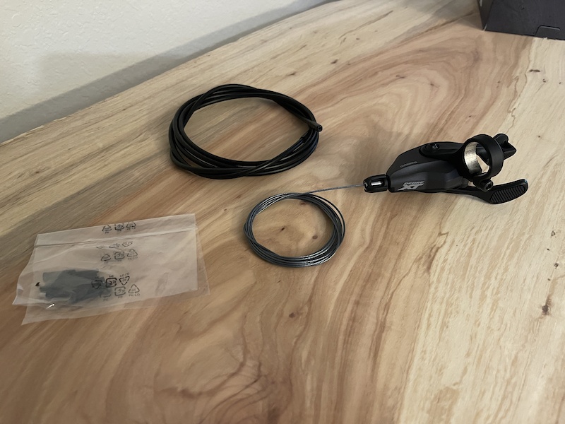 2022 Shimano XT 12 Speed Bar Mounted Shifter SL-M8100-R For Sale