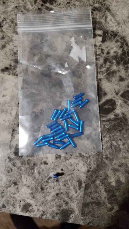 30 Blue cable ends free shipping For Sale