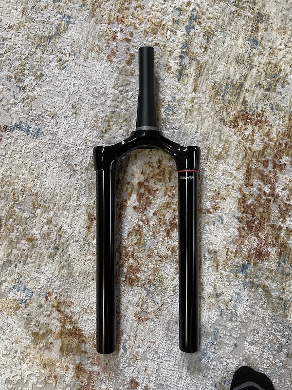 2022 Rockshox Lyrik/Yari Upper csu, 42 Offset, 5 3/4" ST For Sale