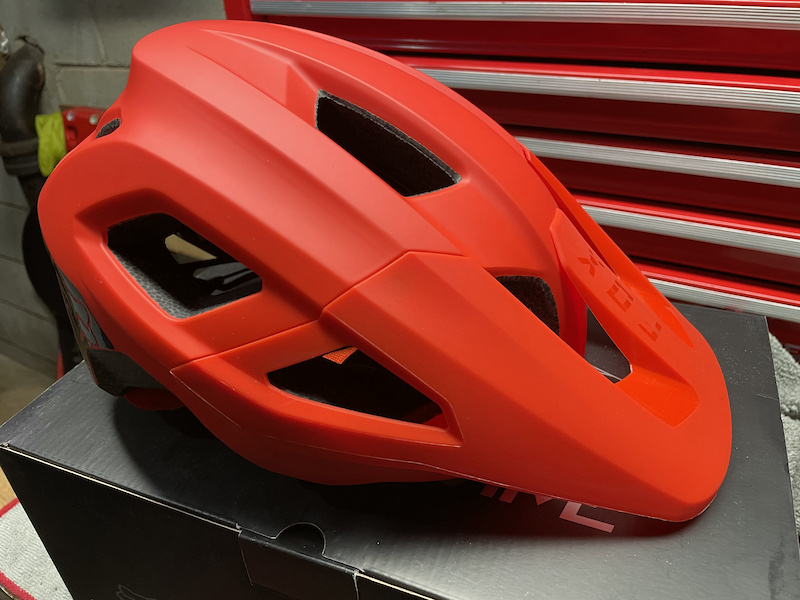 2021 Fox Mainframe Youth helmet Red MIPS For Sale