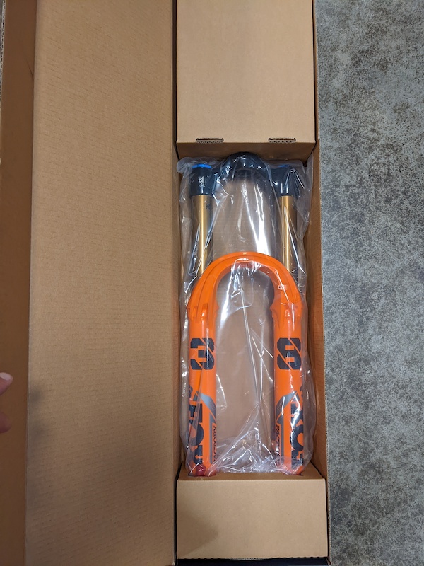 2021 New Fox Factory 38 Float Shiny Orange in the box For Sale