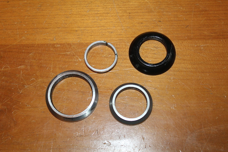 HEADSET Carbon top cap tapered 1 1/8 to 1 1/2 SHIP INC For Sale