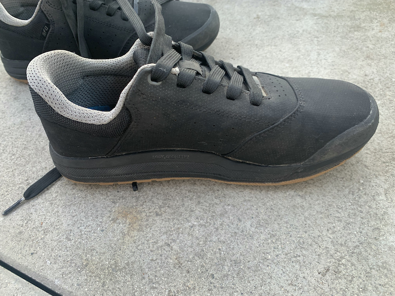 2021 Specialized 2FO roost clipless MTB shoes. Size 40. For Sale