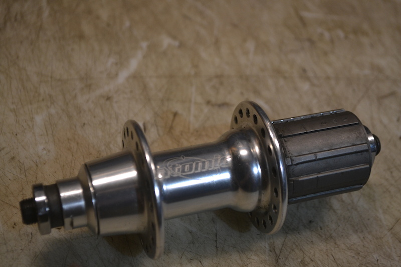 Atomic rear hub like new For Sale