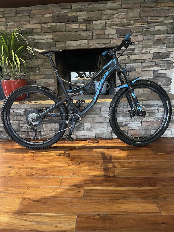2018 Full suspension mountain pivot Mach size large For Sale