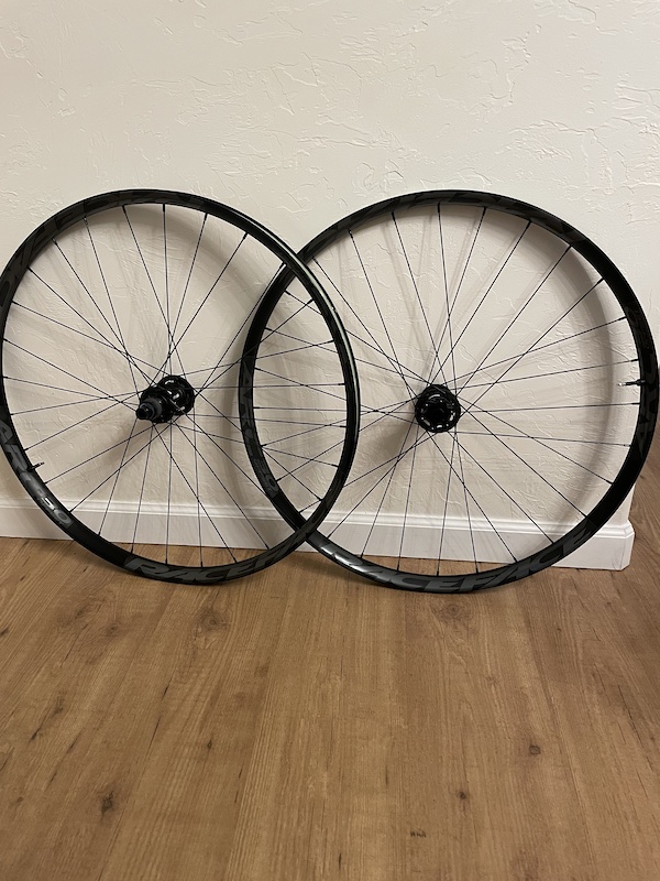 2022 Race Face Arc 30 offset 29" Dt swiss 350 28h 6b XD For Sale