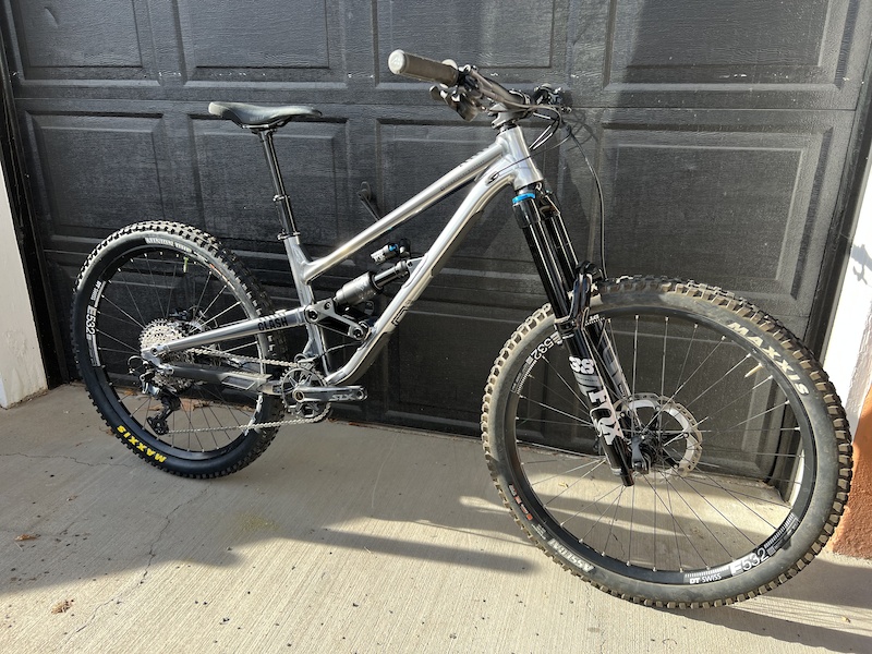 2021 Commencal Clash Essential Gun Metal size small For Sale
