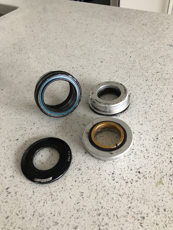 FSA Pig head set 1-1/8 and tapered For Sale