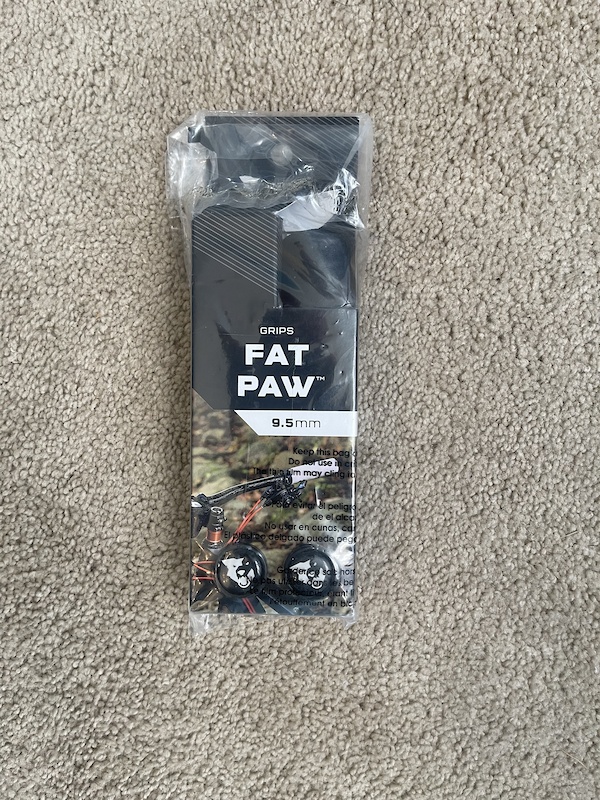 Wolftooth Fat Paw 9.5mm Grips - Black For Sale