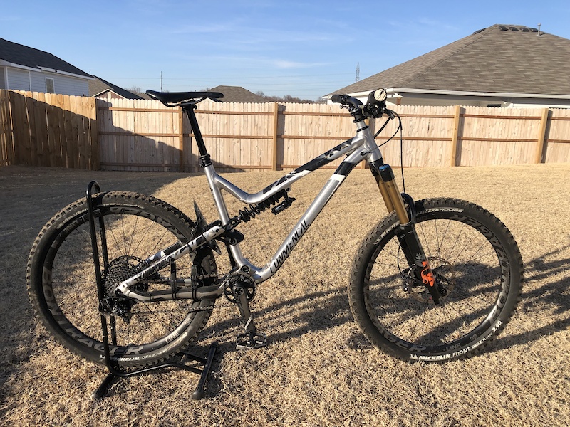 2018 Commencal Meta V4.2 (Sick Custom build)FOX 38 factory For Sale