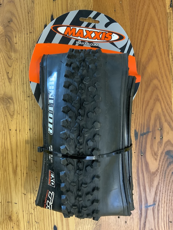 Maxis Ignitor Tubeless Tire 29x2.1 (FREE SHIPPING) For Sale