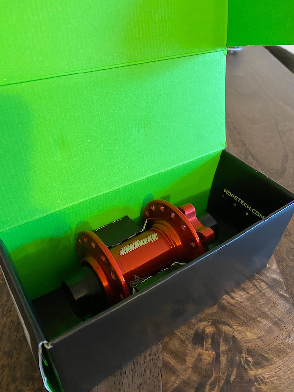 2019 Hope Tech v4 Hubs: 32h, 20 x 110mm Red For Sale