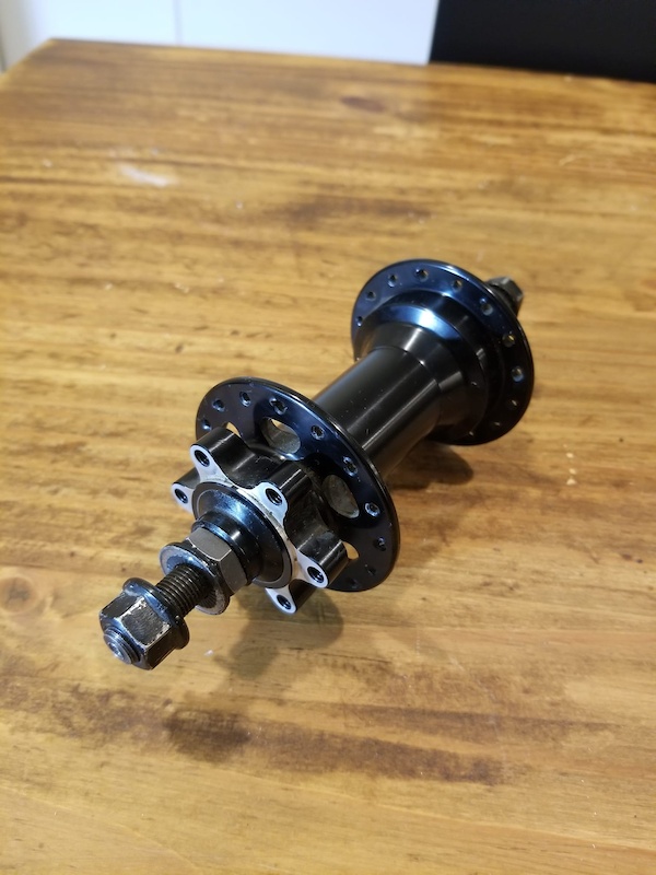 2021 135 x 10 Single speed hub For Sale