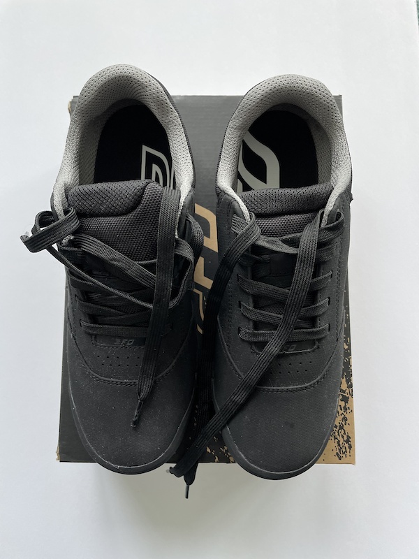 2021 Specialized 2F0 Roost Clip Size 44 For Sale