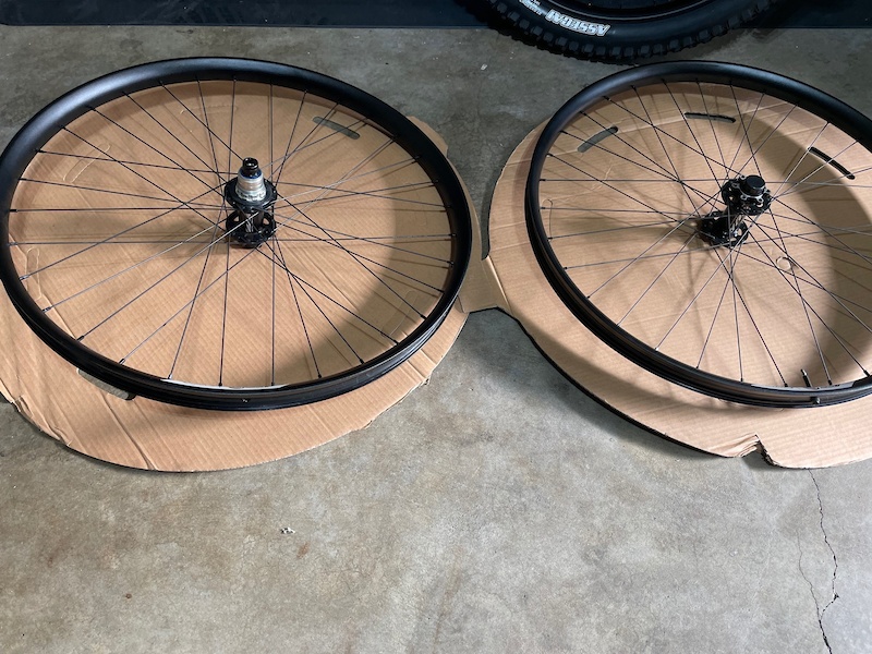 2021 NEW Ibis S35 27.5 Alloy Wheeset - 35mm, XD For Sale