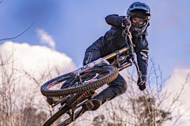 Video: 1 Minute with Atherton Racing's New Recruit Dominic Platt - Pinkbike