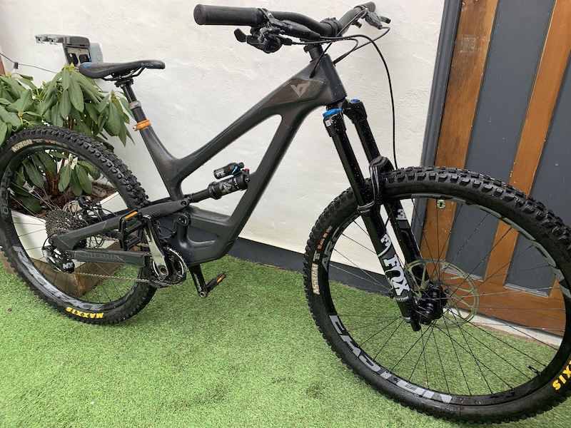 2020 YT capra pro race For Sale