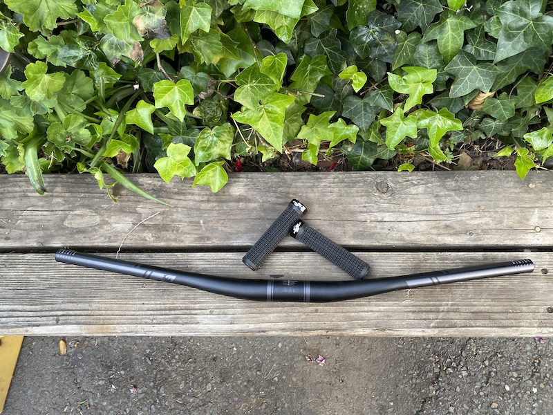 2022 Pivot Phoenix Race low rise bar For Sale