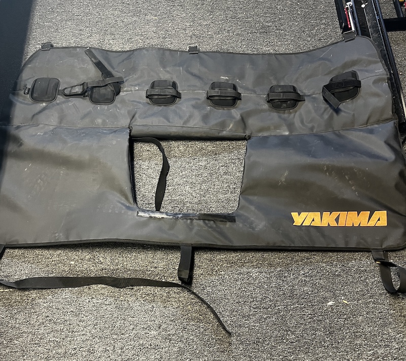 Yakima GateKeeper Tailgate Pad - Large For Sale
