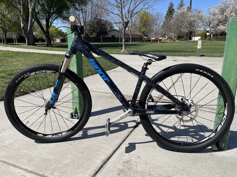 2014 Giant STP dirt jumper For Sale