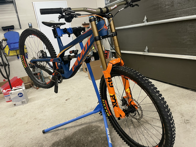 2020 Pivot Phoenix 29 Size Medium For Sale