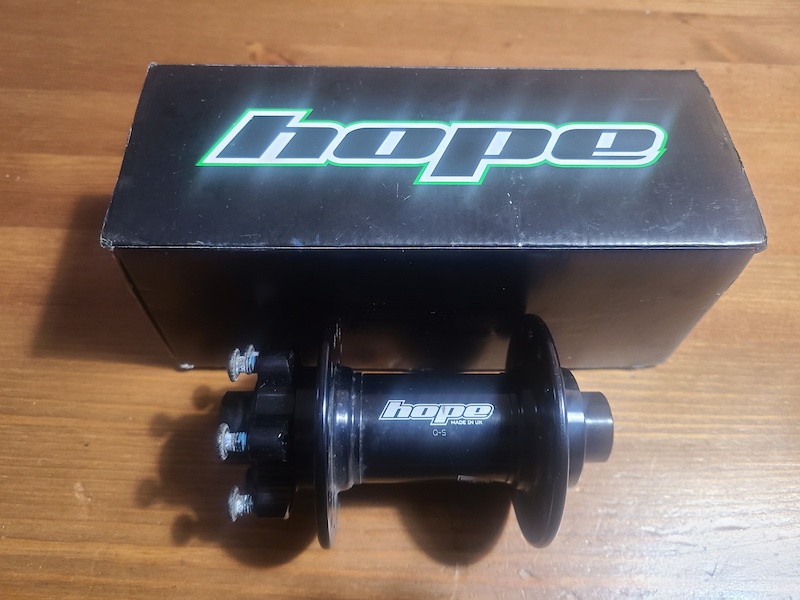Hope PRO 4 Boost 15×110 front hub. For Sale
