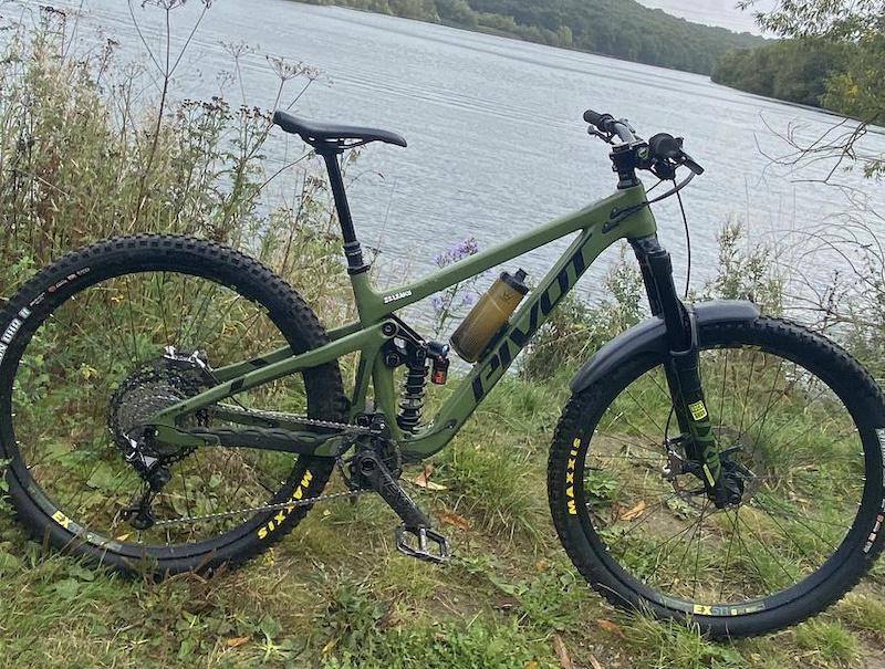 2021 Pivot switchblade For Sale