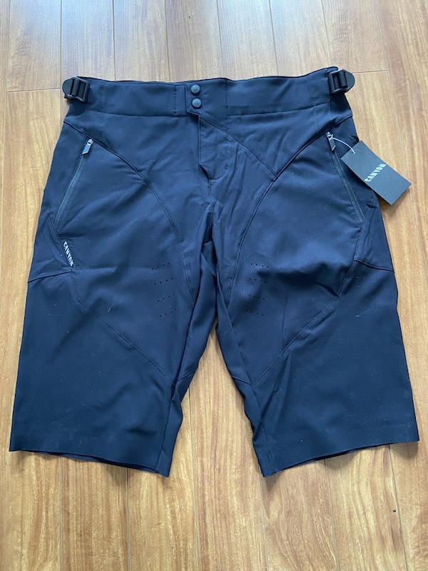2022 Canyon Signature Pro MTB Shorts (Men's M) For Sale