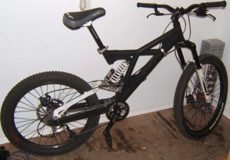 Azonic Eliminator - Black and white For Sale