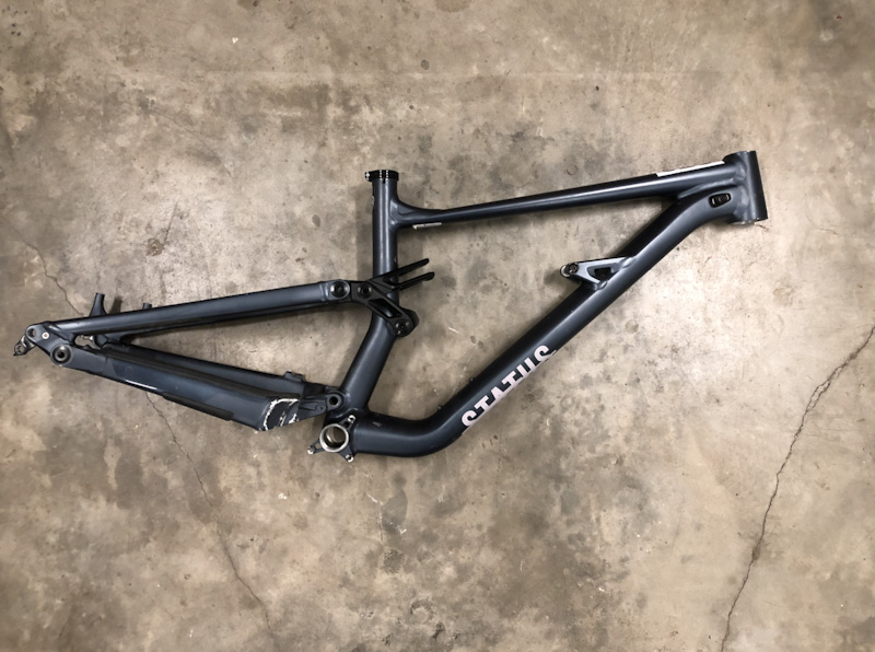 2020 S2 Specialized Status frame For Sale