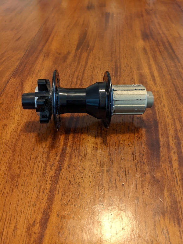 142x12 Hub. 32 Hole. For Sale