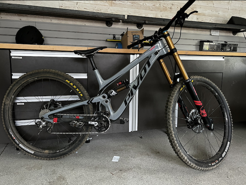 2021 Pivot Phoenix For Sale