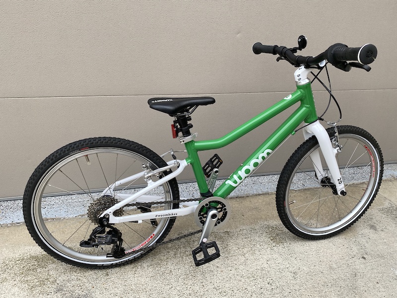 2021 Woom 4 - Green (Boxed and ready to ship) For Sale