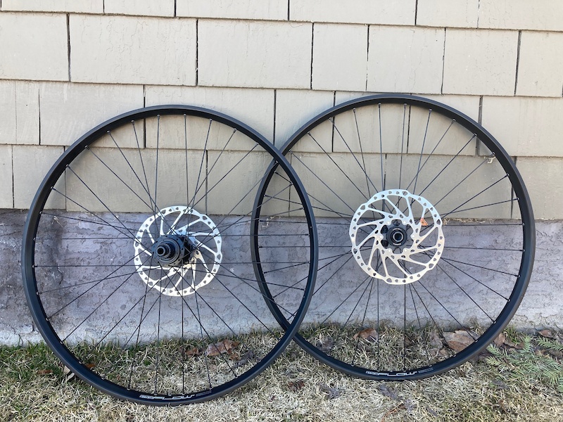 2021 Stans Flow D rims w/ Shimano 510/410 hubs, w/ rotors For Sale