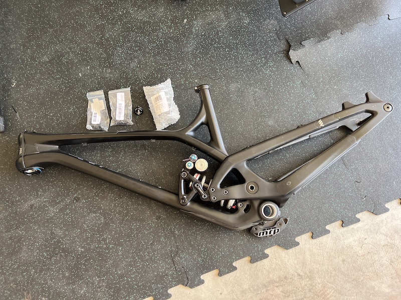 2019 Evil offering medium frame black push 11/6 For Sale