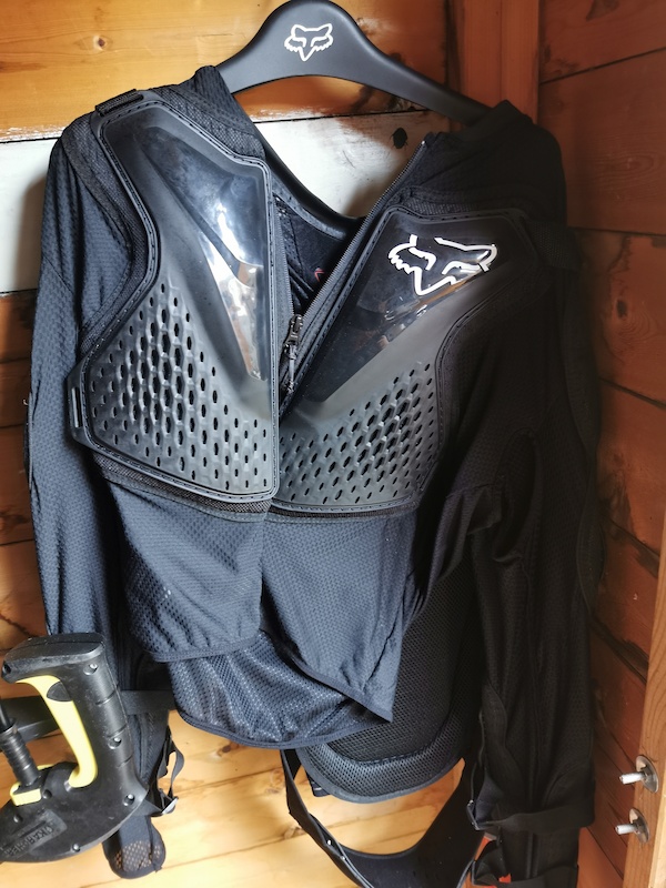 2020 Fox titan sport jacket size medium. For Sale