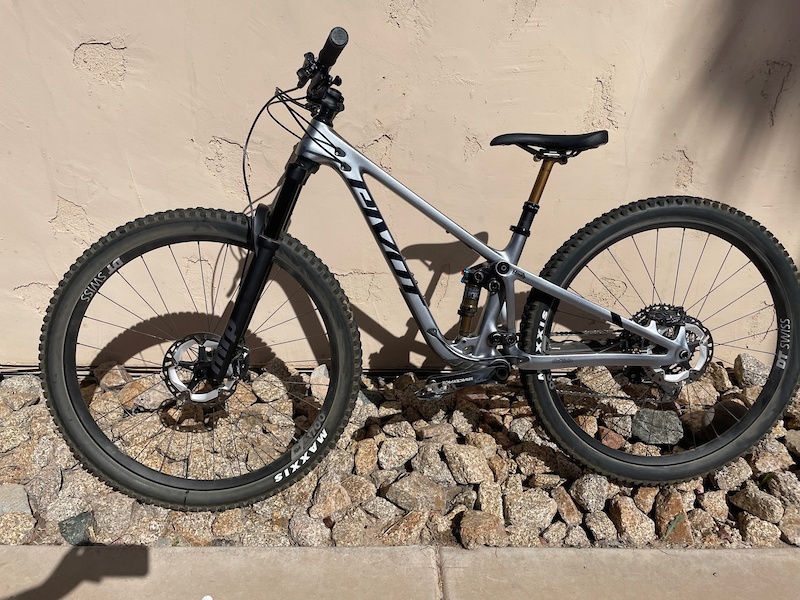 2022 PIVOT Trail 429 PRO XT/XTR XS Silver For Sale
