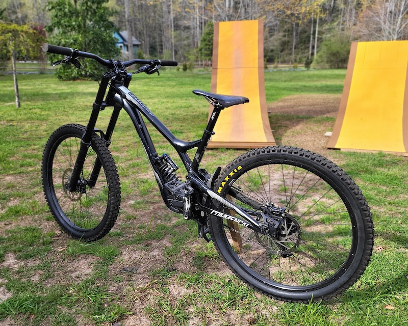 2017 Commencal Supreme v4.2 27.5 Large For Sale