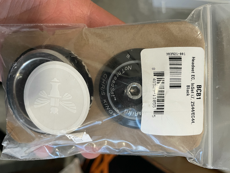 2022 Chris King Inset I7 Headset - Black For Sale