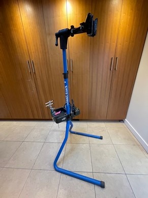 2016 REDUCED - Park Tool Bike repair stand PCS-1 For Sale