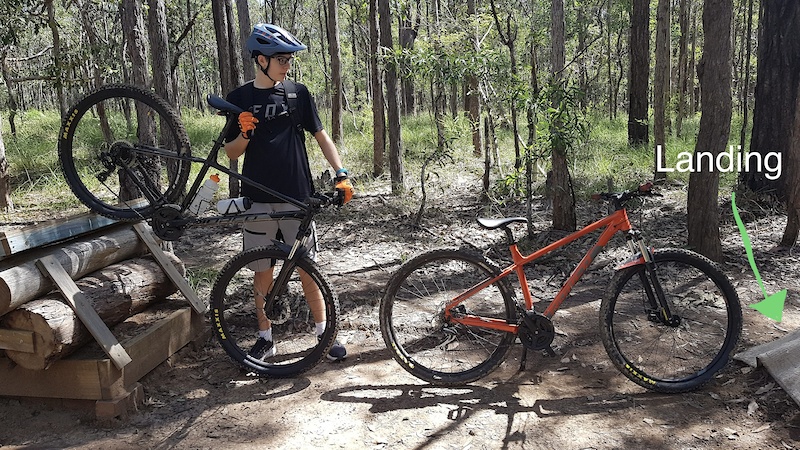 Mad Max Jump Line Mountain Biking Trail - Brisbane