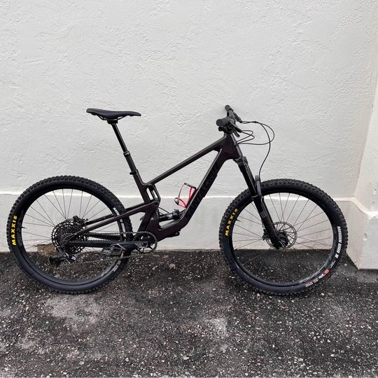 2022 Santa Cruz 5010 R Kit - Excellent condition For Sale