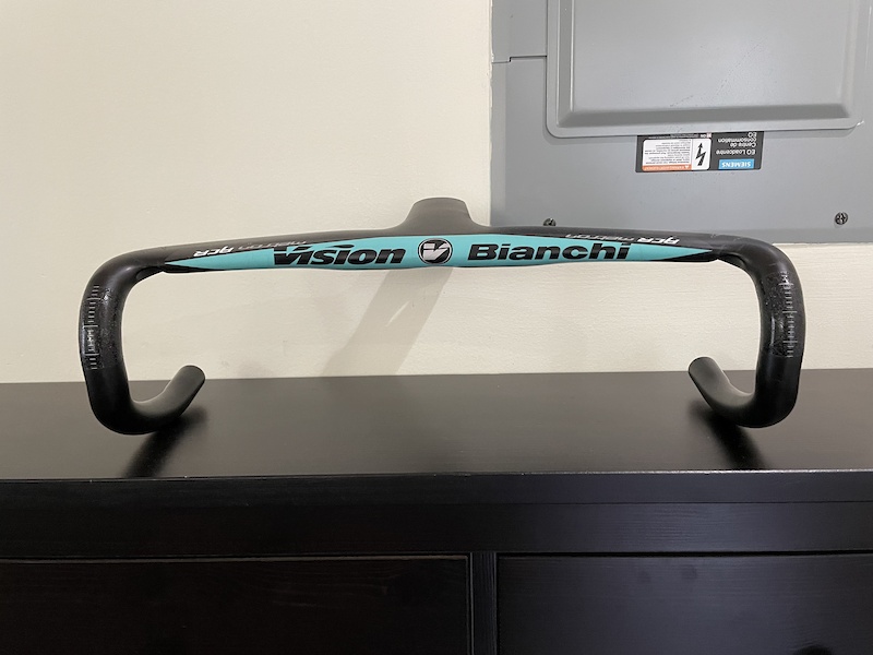2021 Vision Metron 5D Aero Bars Bianchi (small crack) For Sale