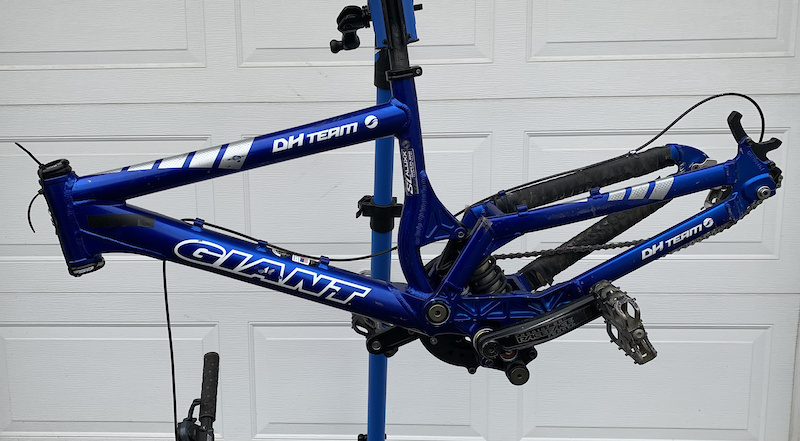 2005 Giant team dh xs frame and part For Sale