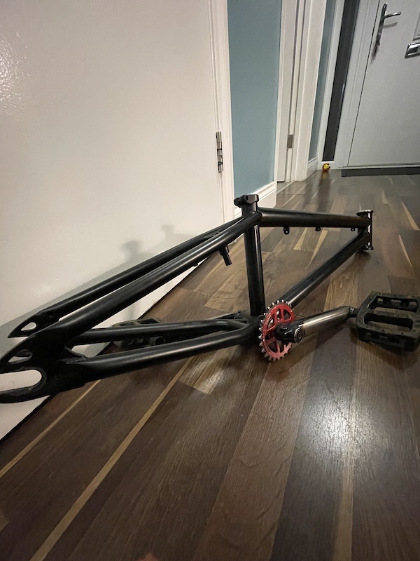 2019 wtp frame + cranks and headset For Sale