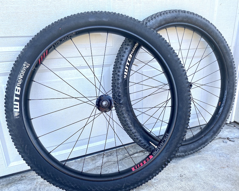 27.5 PLUS WTB Scraper wheels w 2.8 tires For Sale